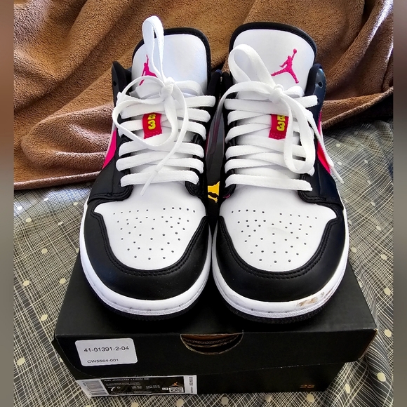 Jordan | Shoes | Air Jordan Low Se 75 | Poshmark